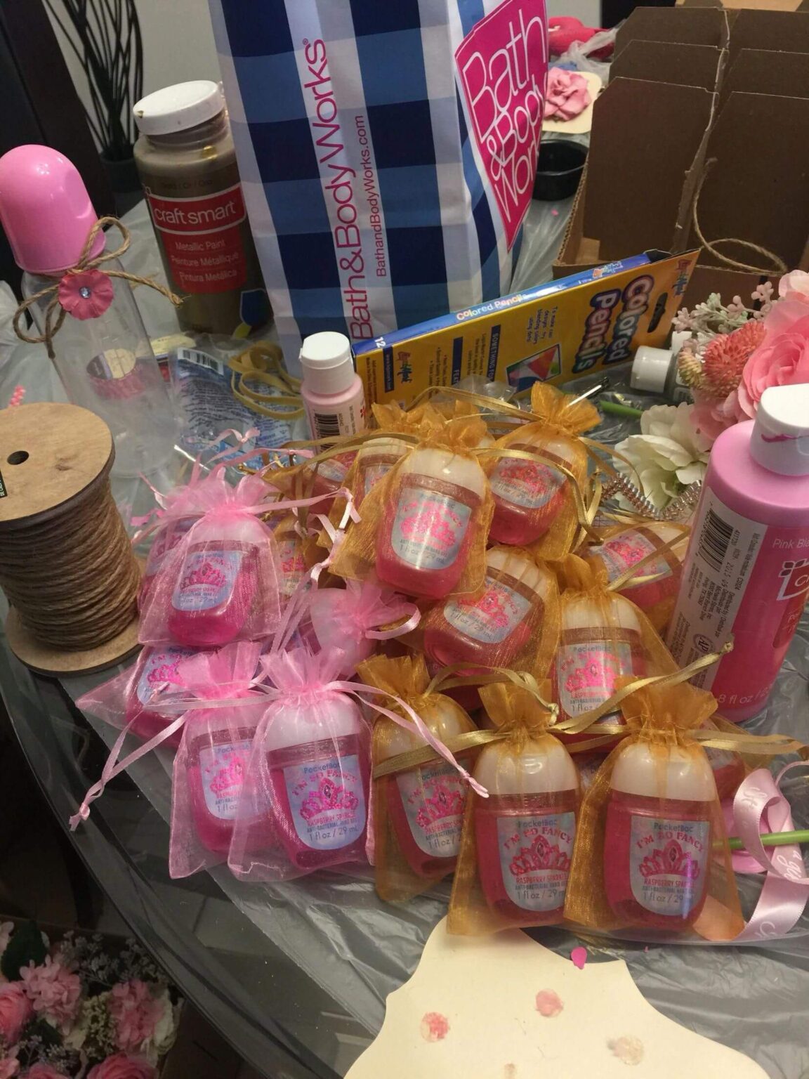 What To Put In Baby Shower Gift Bags For Guests 27 Awesome Ideas